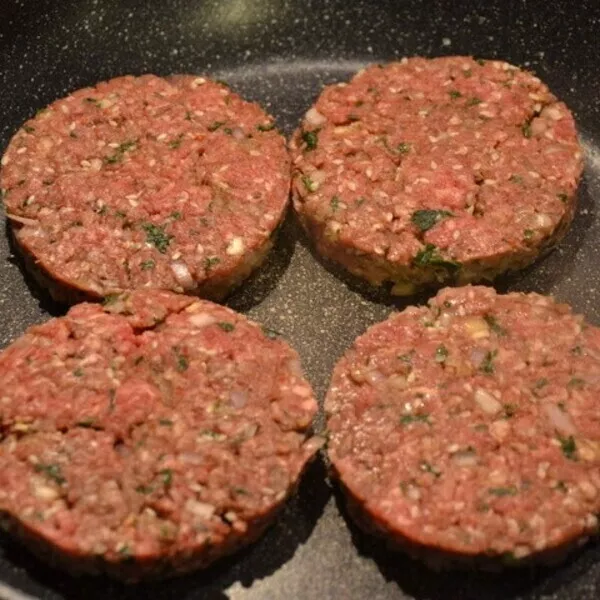 steak Burger maison (viande) - Recette i-Cook'in | Guy Demarle