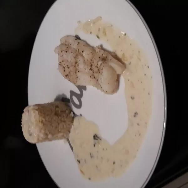Filet de poisson ( sabre ou colin) sauce au beurre citronée et son riz ...