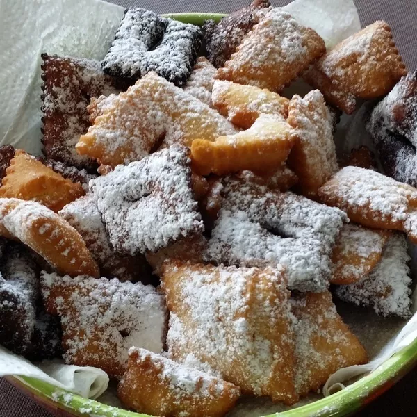 Bugnes lyonnaises - Recette i-Cook'in | Guy Demarle