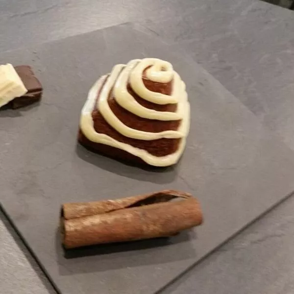 Pyramides aux 2 chocolats et à la cannelle | Guy Demarle